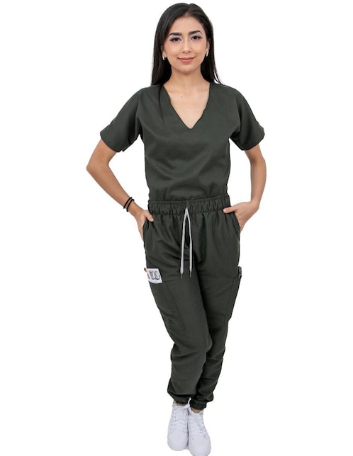 Uniforme Kolorum estilo relajado para mujer 1